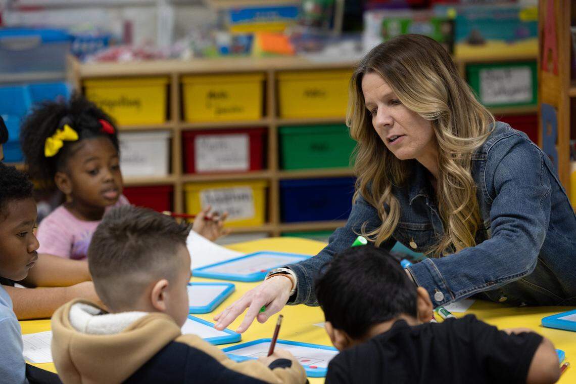 Report offers mixed review of educational progress in Illinois