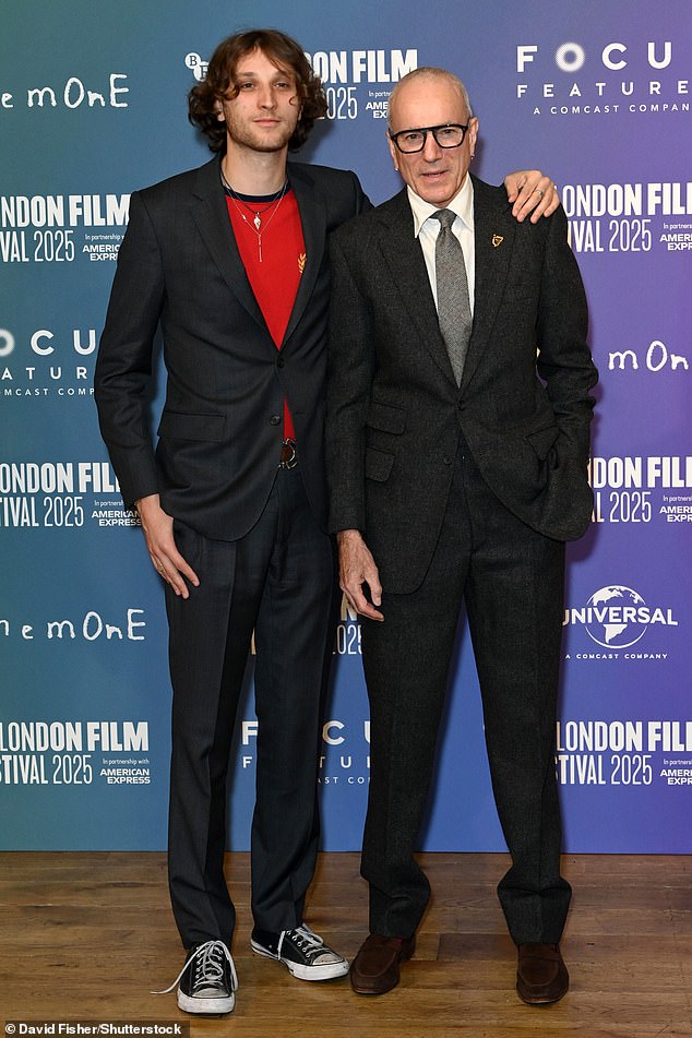 Daniel Day-Lewis is joined by director son Ronan, 27, at the premiere ...