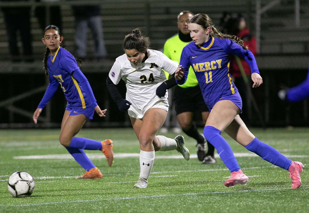 Girls soccer top performances, games to watch (Oct. 14)