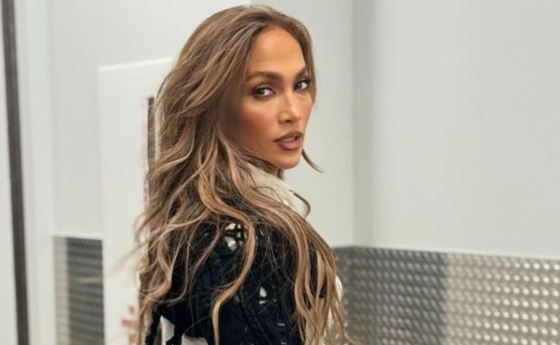 Jennifer Lopez at 56: The youth-enhancing makeup that softens features