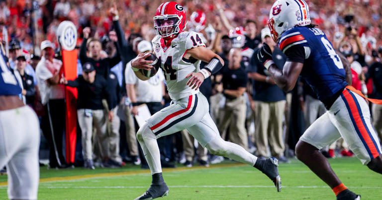Georgia QB Gunner Stockton takes his hits and keeps on ticking