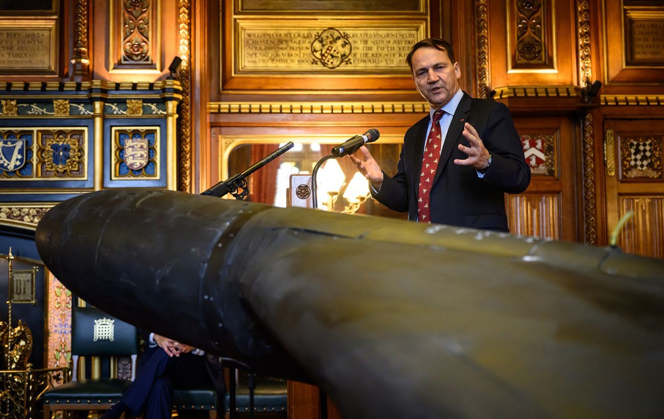 Polish foreign minister brings Shahed drone used to attack Ukraine to UK Parliament