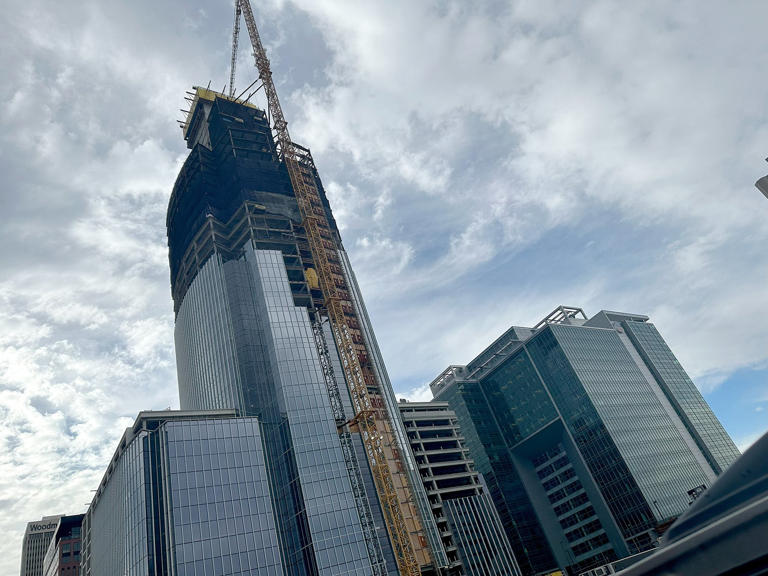 Mutual of Omaha Tower now tallest building in Nebraska, company says