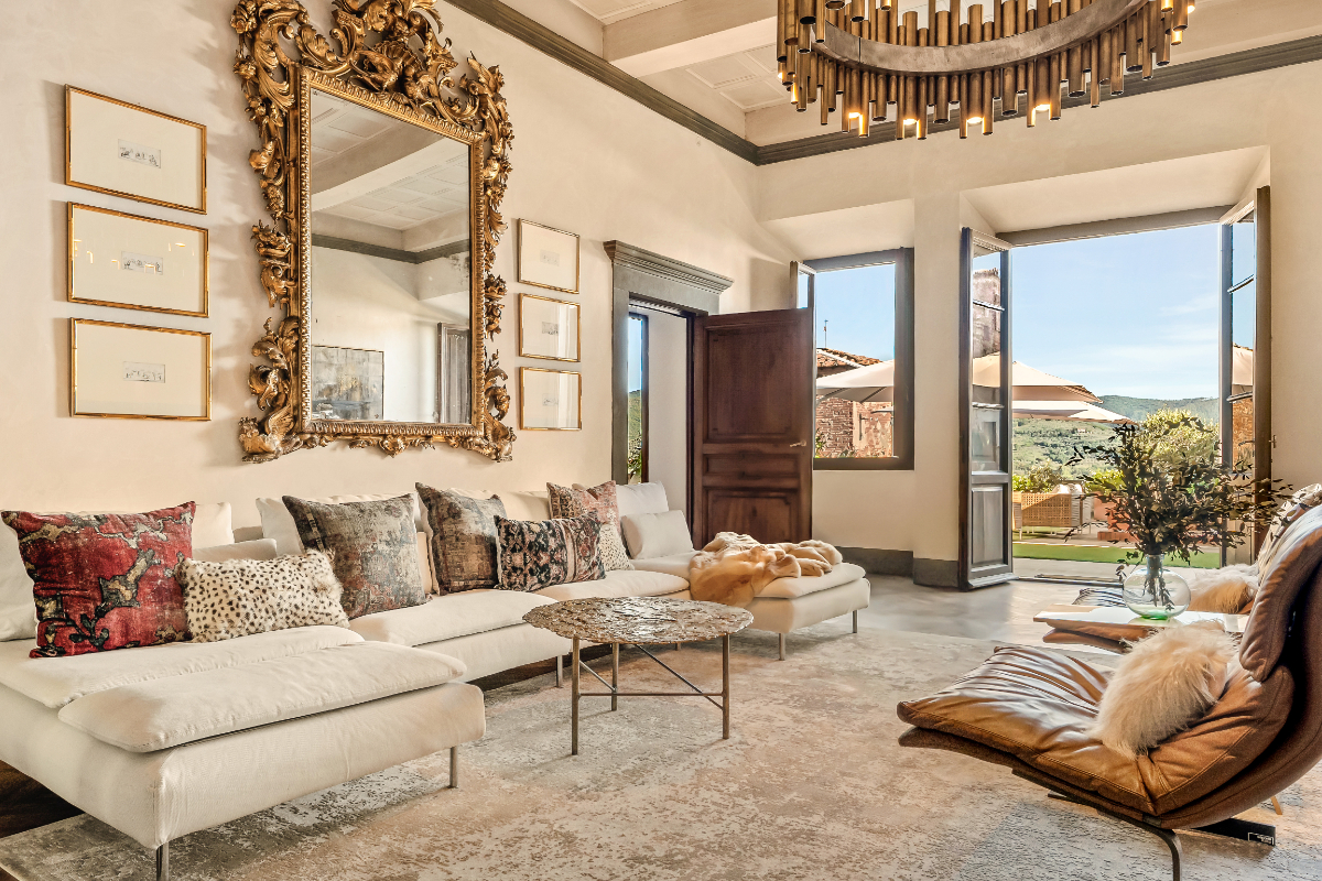 Tuscan Apartment in Photos
