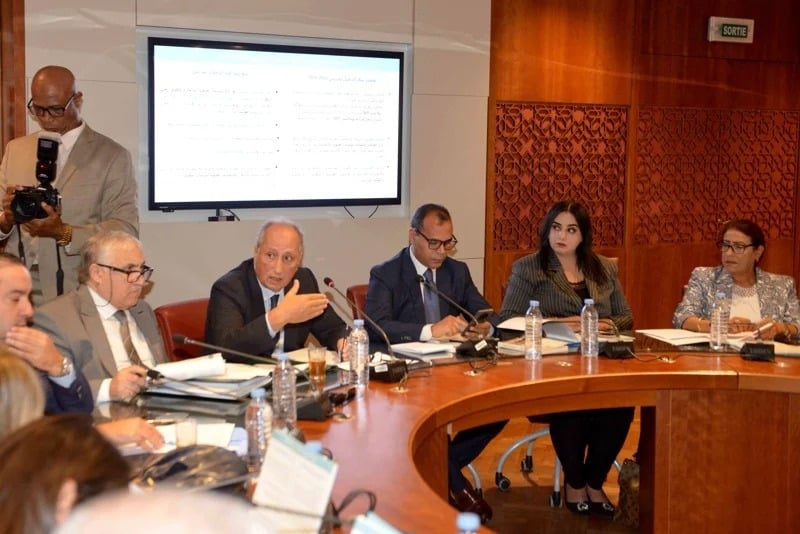 Berrada : 193 nouvelles écoles et 34.000 classes connectés d'ici 2026