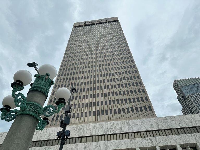 Mutual of Omaha Tower now tallest building in Nebraska, company says