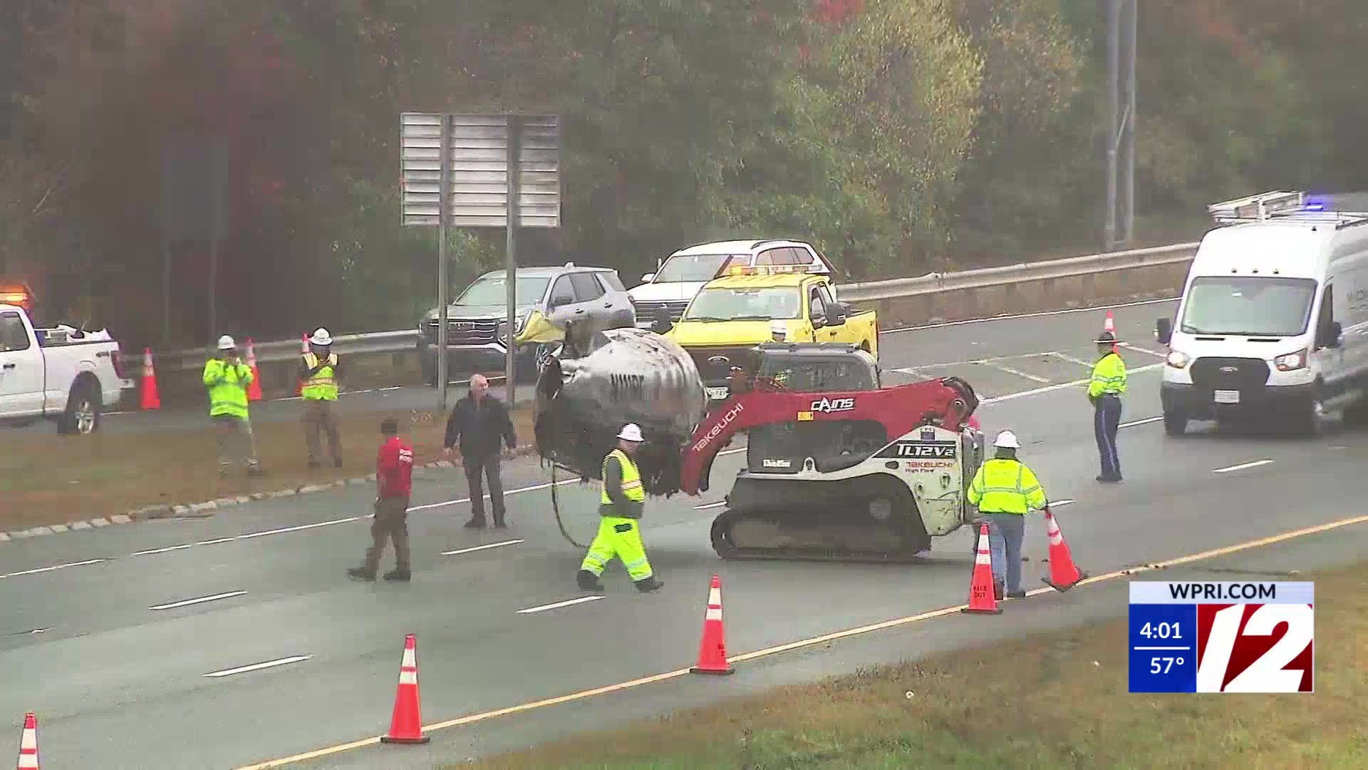 Investigators clear plane crash wreckage from 195 in Dartmouth