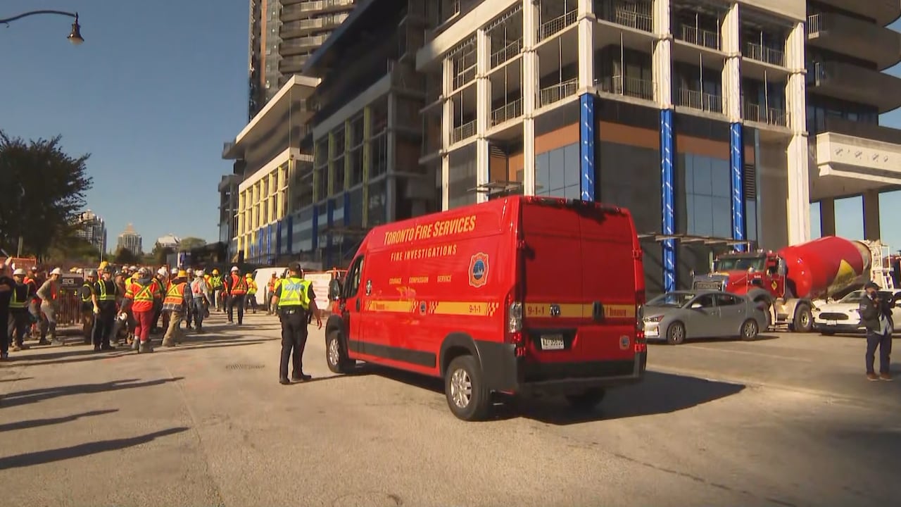 7 people sent to hospital after gas explosion at Toronto construction site