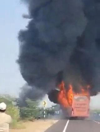 At least 20 people feared dead after bus fire