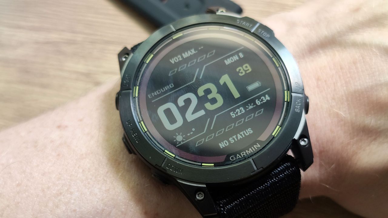 Only select Garmin watches are compatible with the Oakley Meta Vanguard ...