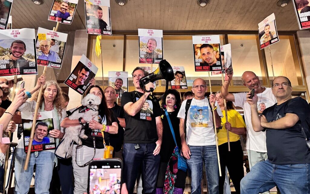 ‘Keep wearing your hostage pins’: Families in Hostages Square urge the ...