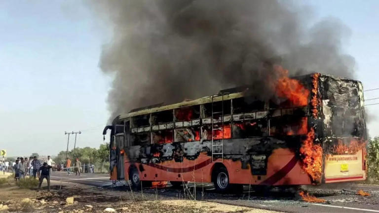 Rajasthan tragedy: Bus travelling from Jaisalmer to Jodhpur catches ...