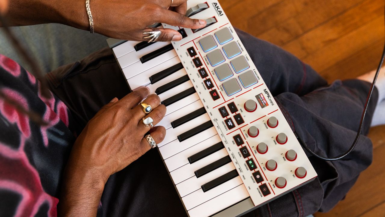 Akai unveils MPK Mini IV with pitch and mod wheels, new keybed and full ...