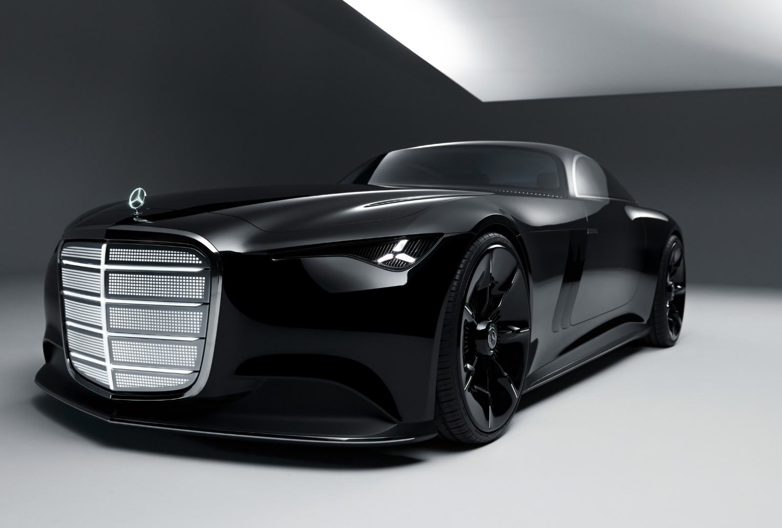 New Car Pays Tribute to Mercedes History, Points Toward Automated Future