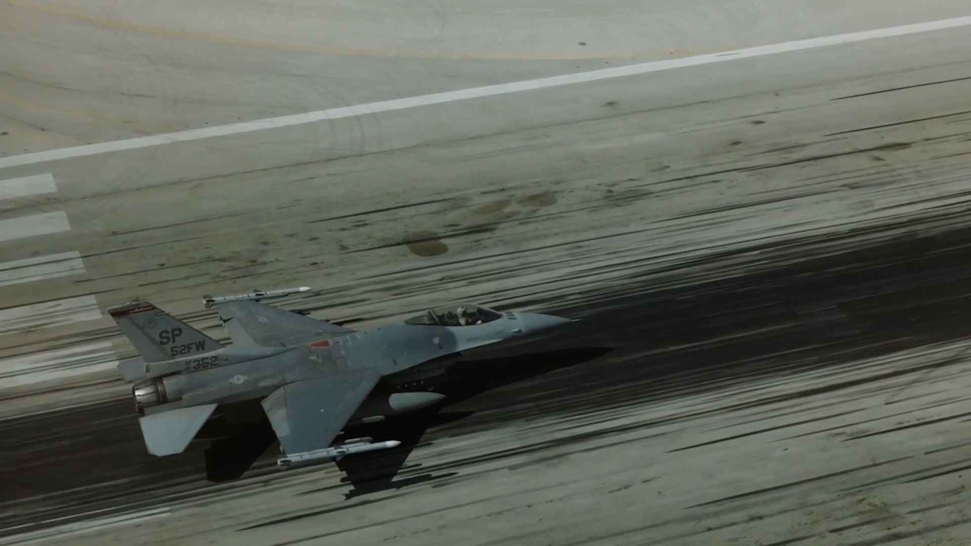 F-16 Fighting Falcons Train in the Middle East