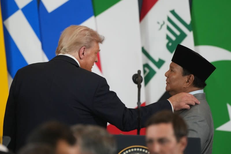 On Hot Mic, Trump Tells Foreign Prez 'I'll Have Eric Call'