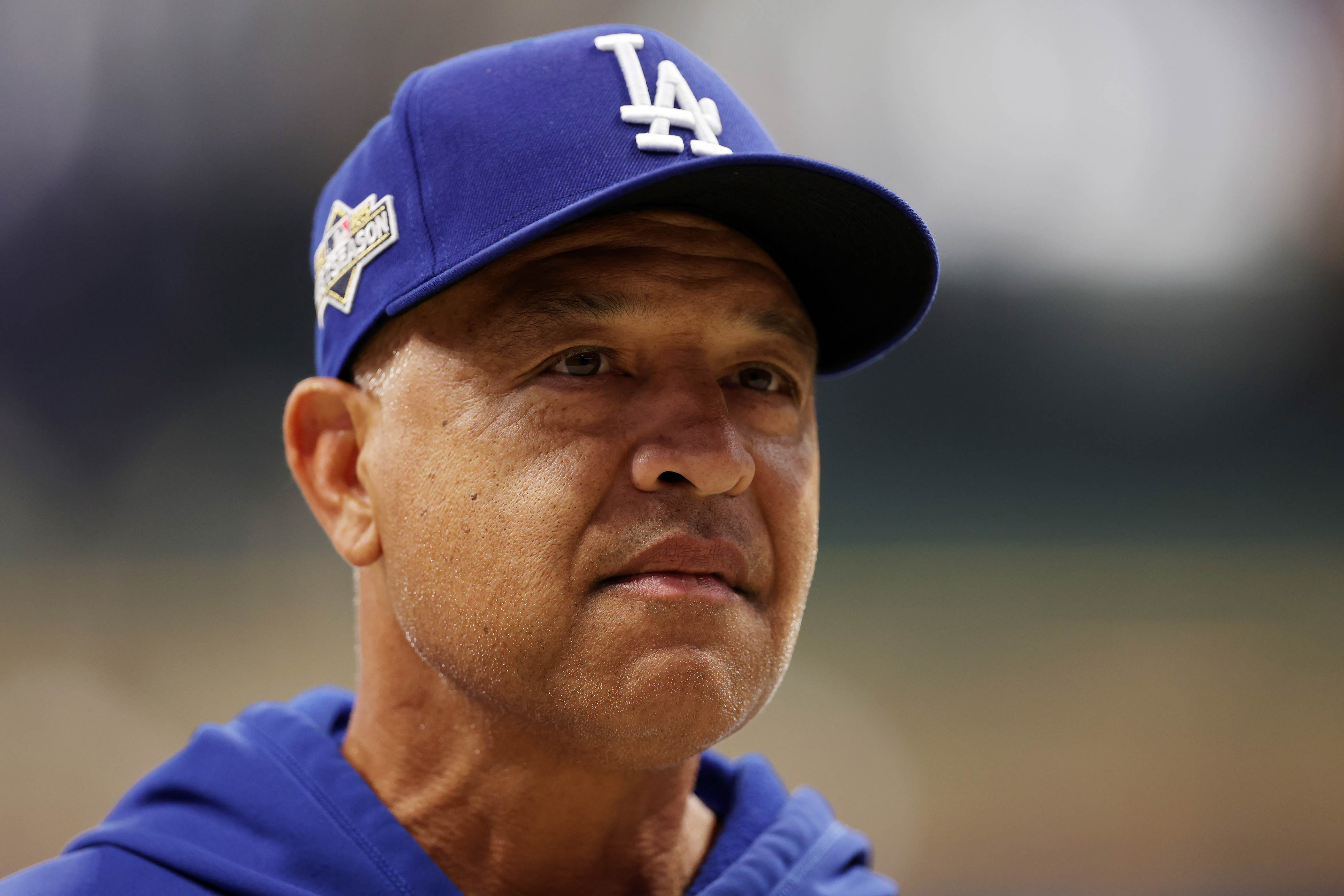 Dave Roberts calls out Pat Murphy's 'act' after Dodgers comments