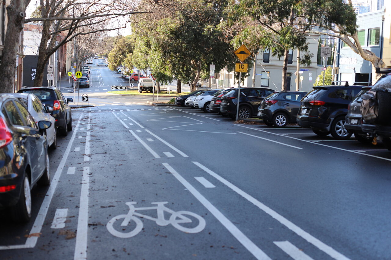 A 30 kph residential speed limit improves safety with little effect on ...