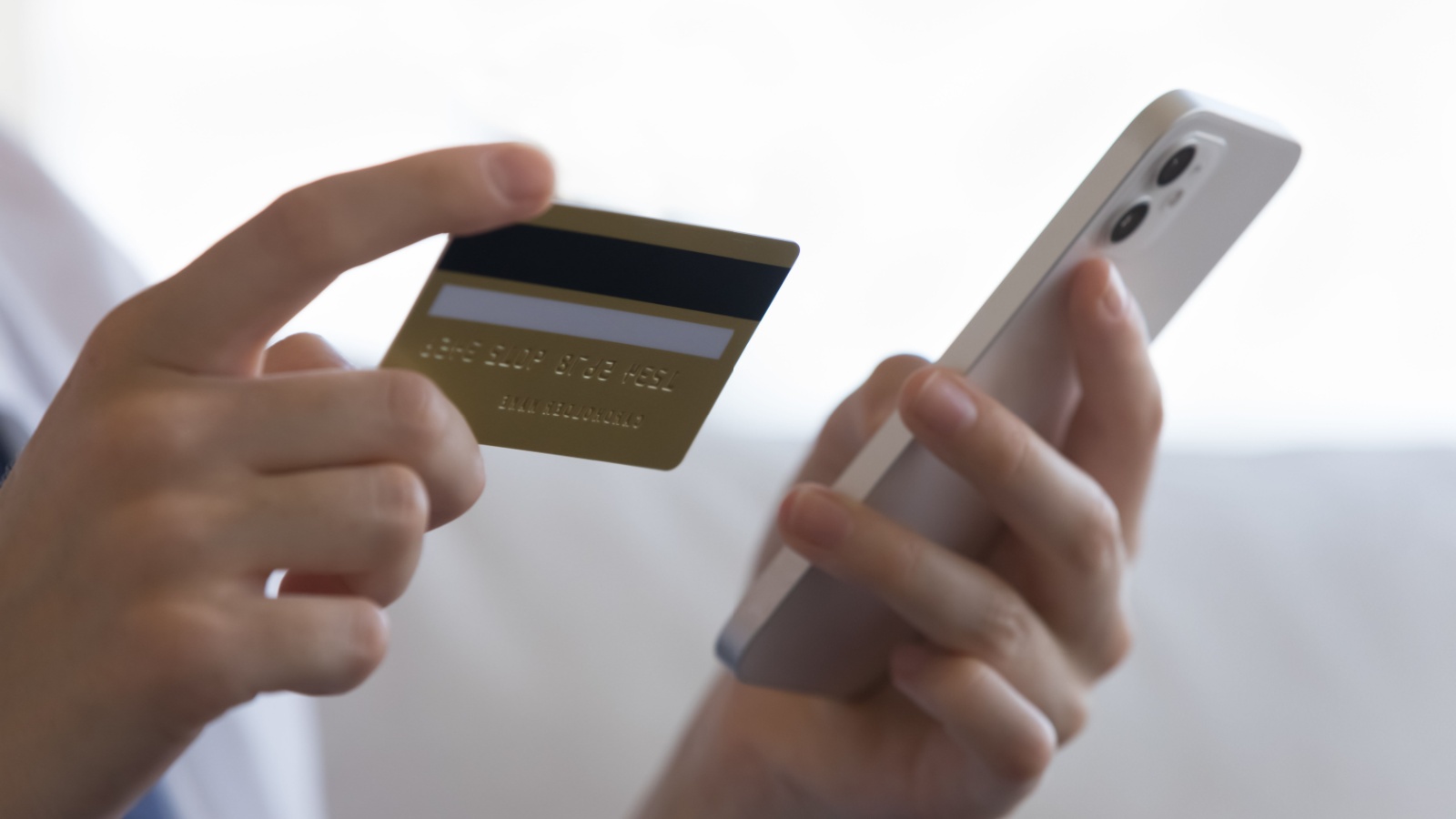 22 things Canadians should never do with a credit card