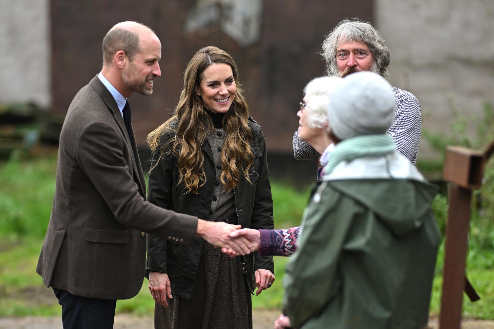 Princess of Wales tries her hand at using 'flax brake' as Kate and ...