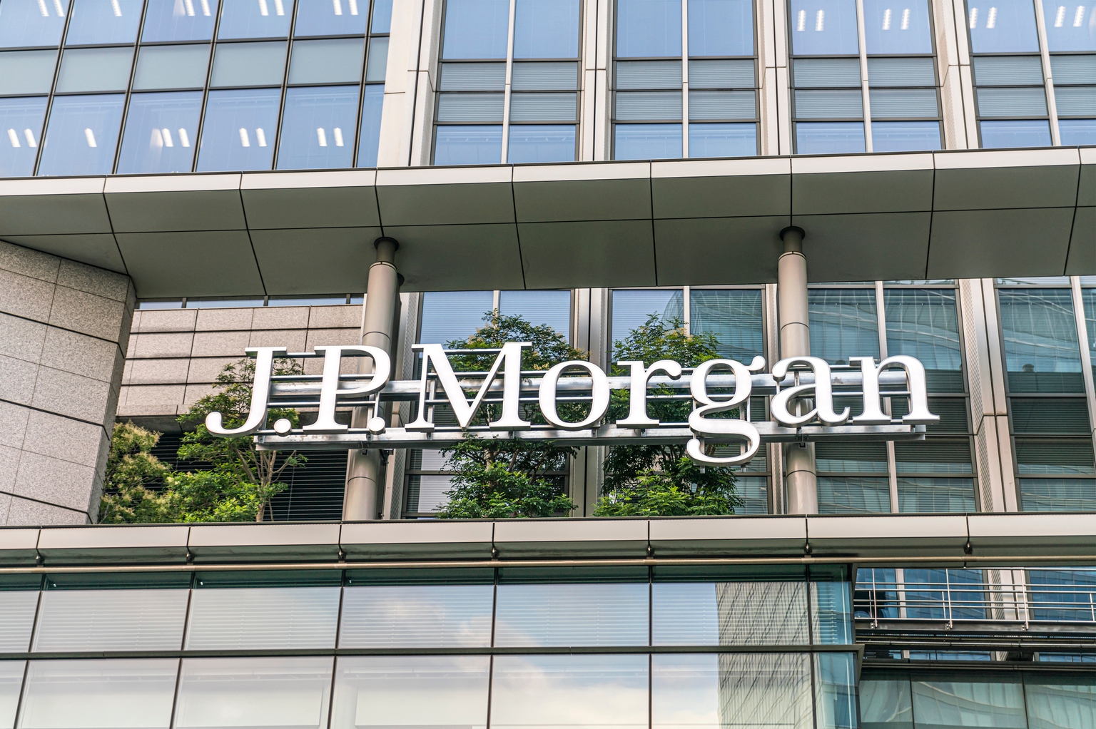 JPMorgan Q4 earnings beat, helped by strong gains in markets, asset ...