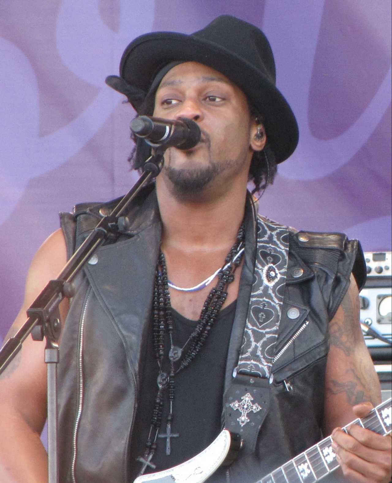 D’Angelo Dies At 51: Four-Time Grammy-Winning R&B Legend