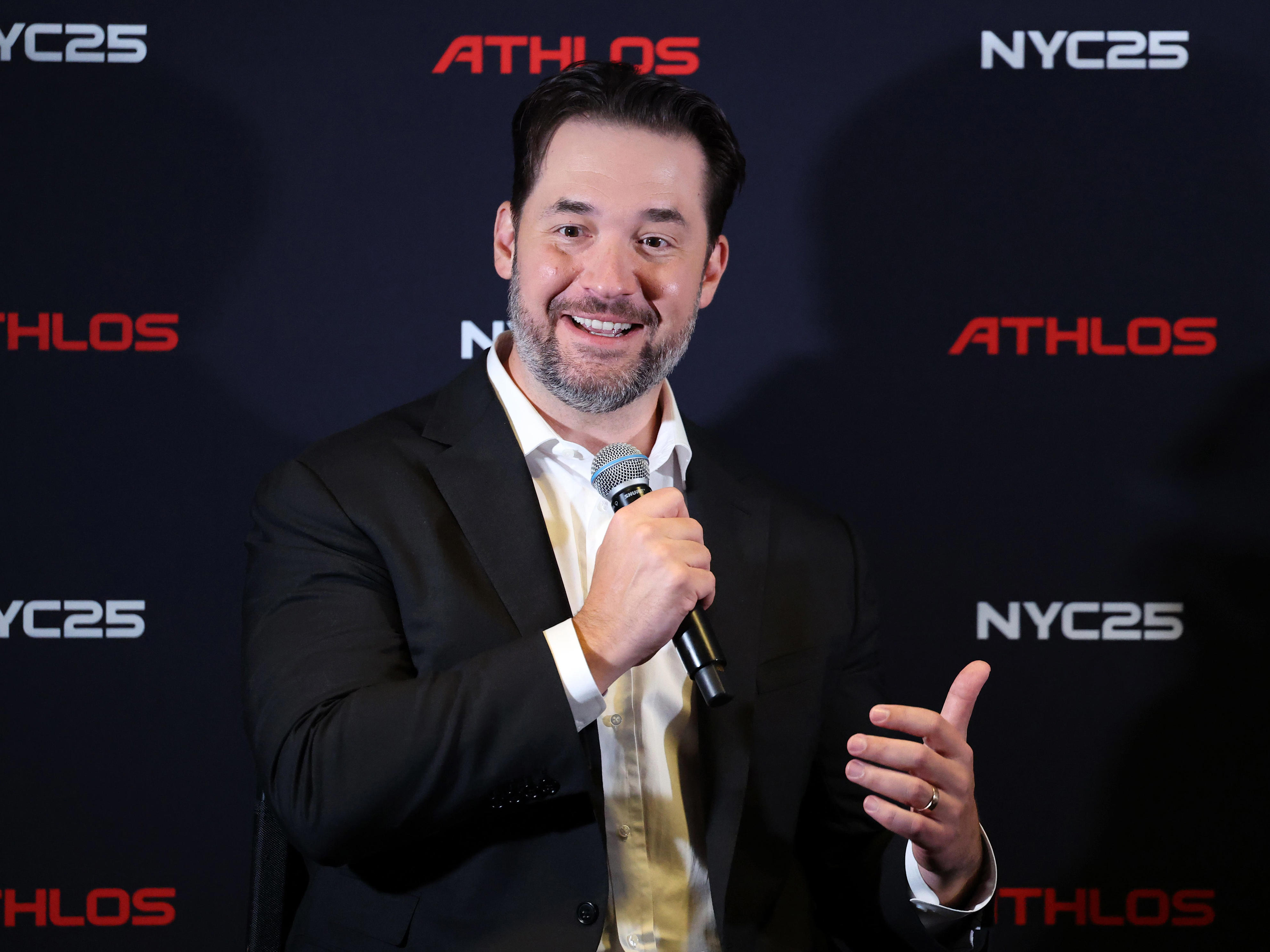 Reddit cofounder Alexis Ohanian says 'much of the internet is now dead'