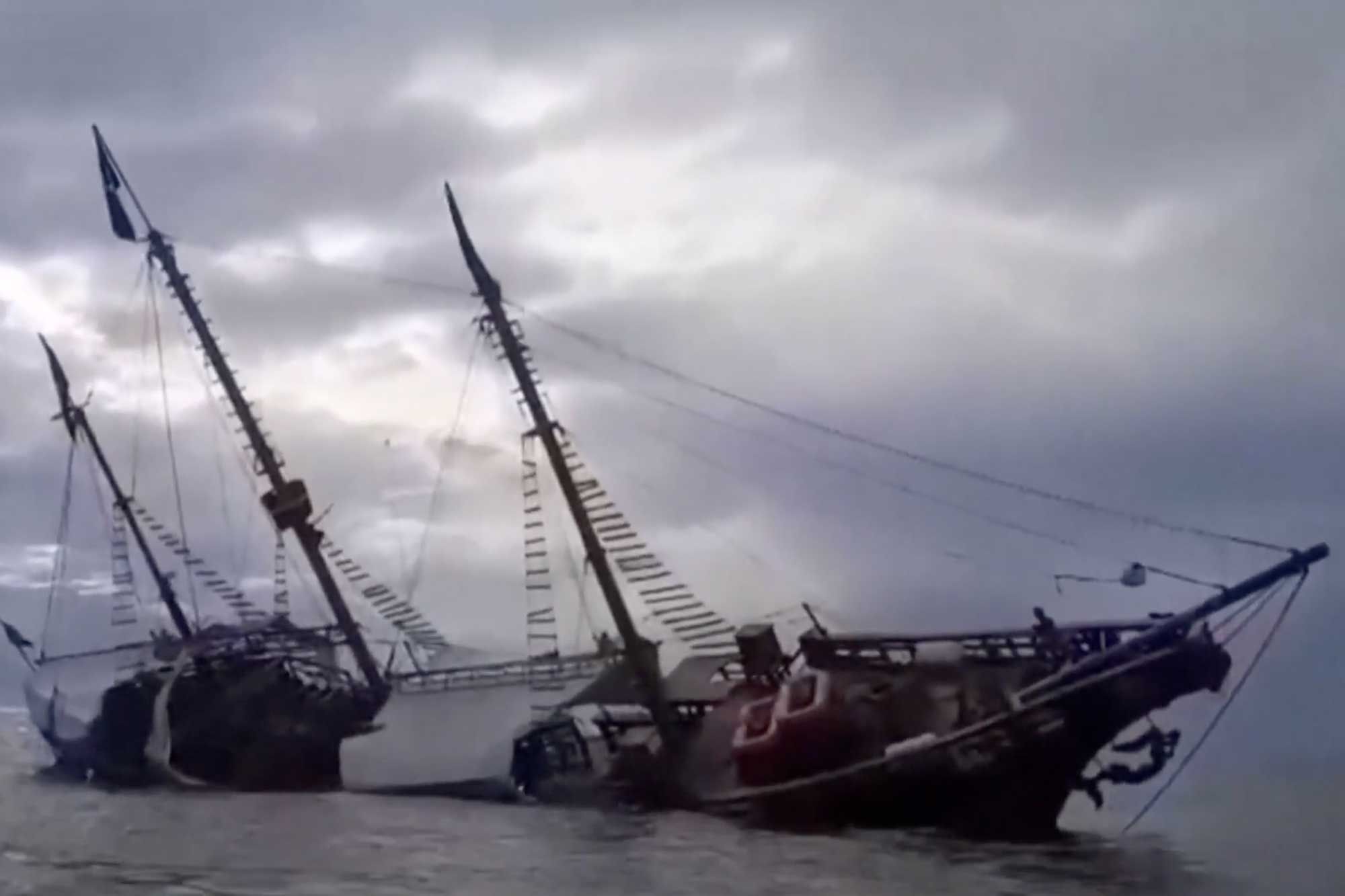 Replica of Christopher Columbus’ Santa Maria Ship Sinks Off Coast of Mexico Resort Town in ...