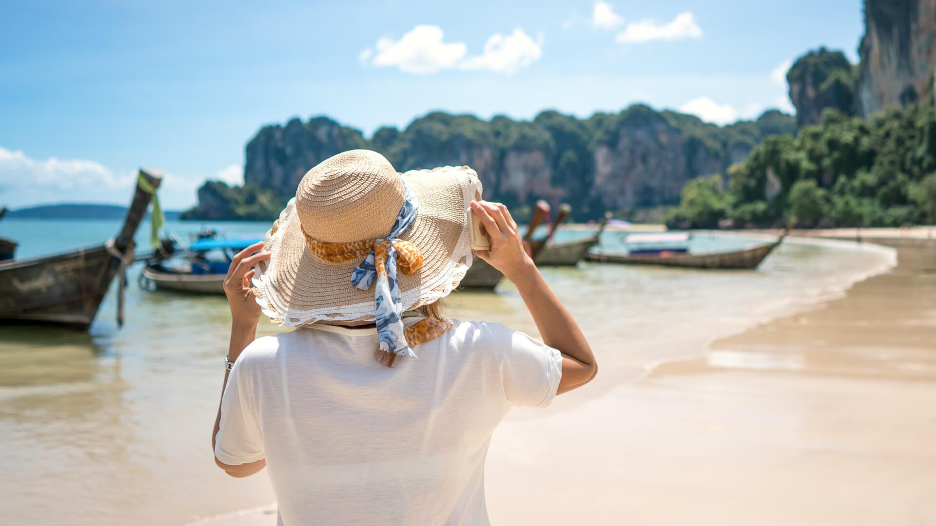 14 Best Countries To Retire Comfortably on $1,200 a Month