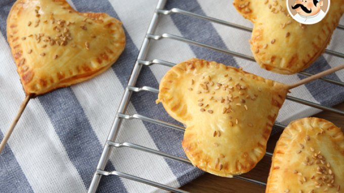 Pie pops in Herzform für den Valentinstag