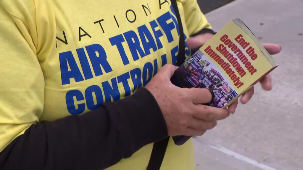Air traffic controllers union warns travelers at LaGuardia Airport the ...