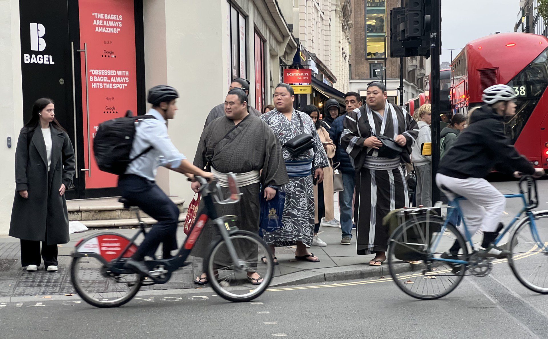 Sumo wrestlers sightsee London before grand tournament