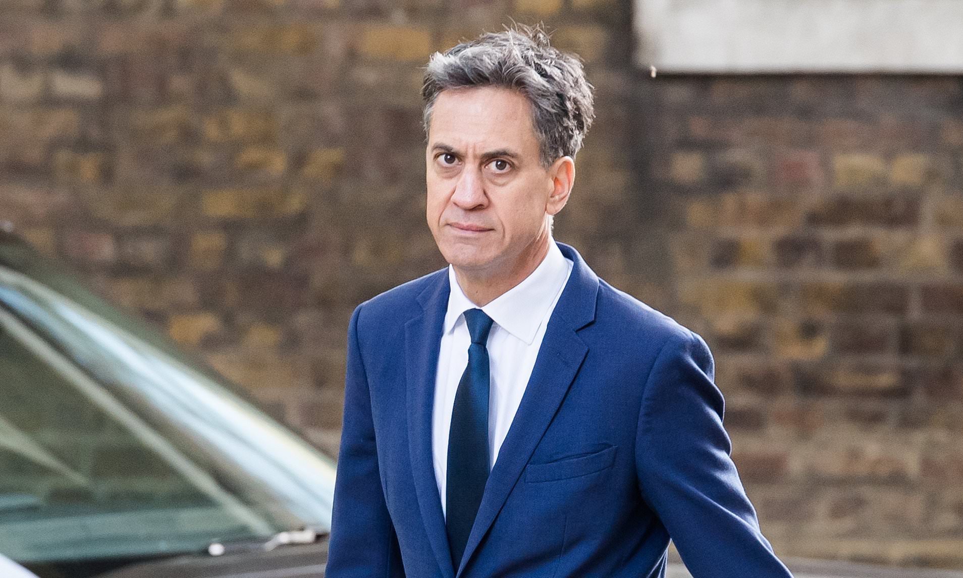 Ed Miliband approves biggest solar farm despite China slavery concerns