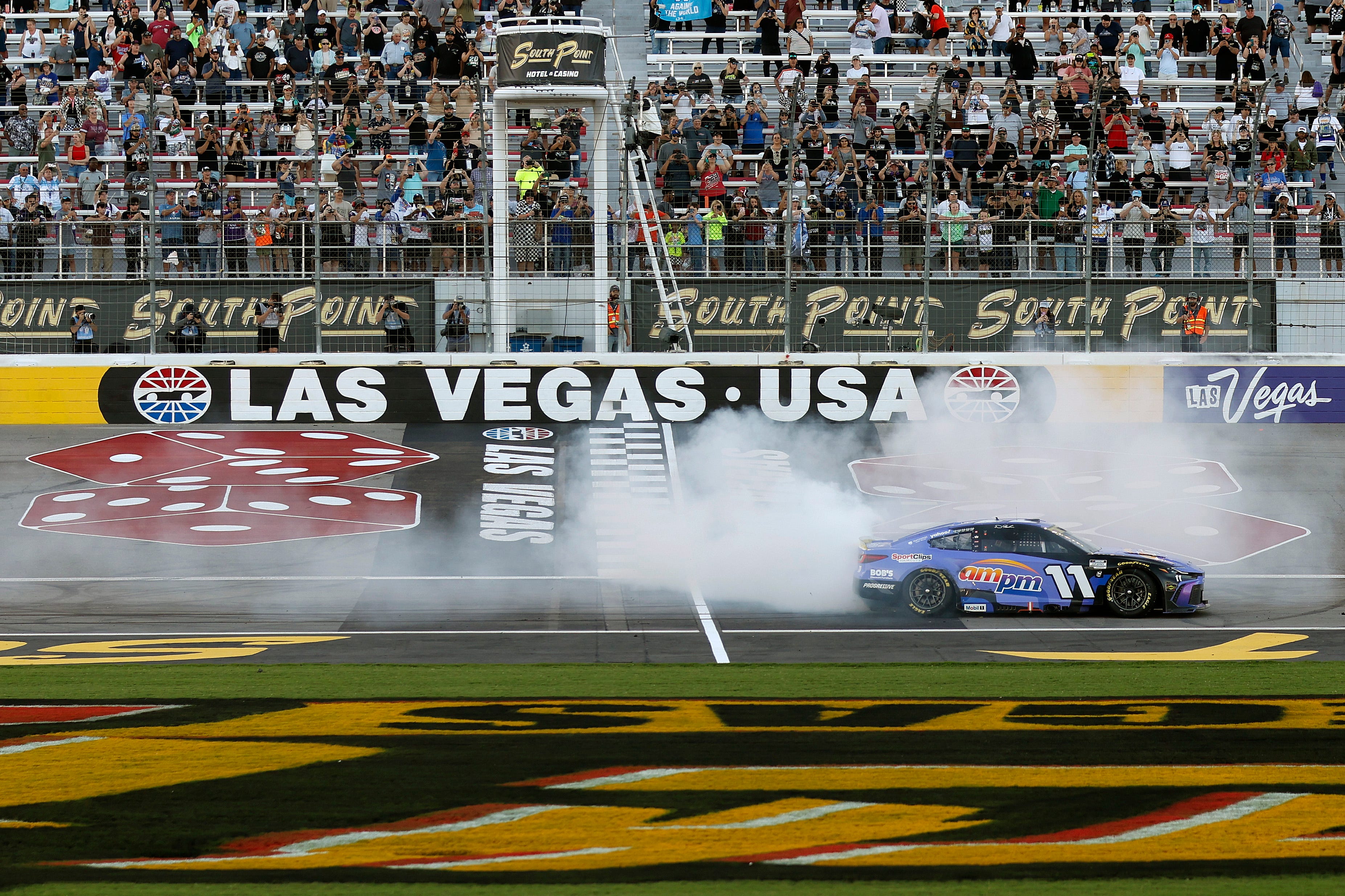 Denny Hamlin wins NASCAR Cup Series playoff race at Las Vegas in 2025