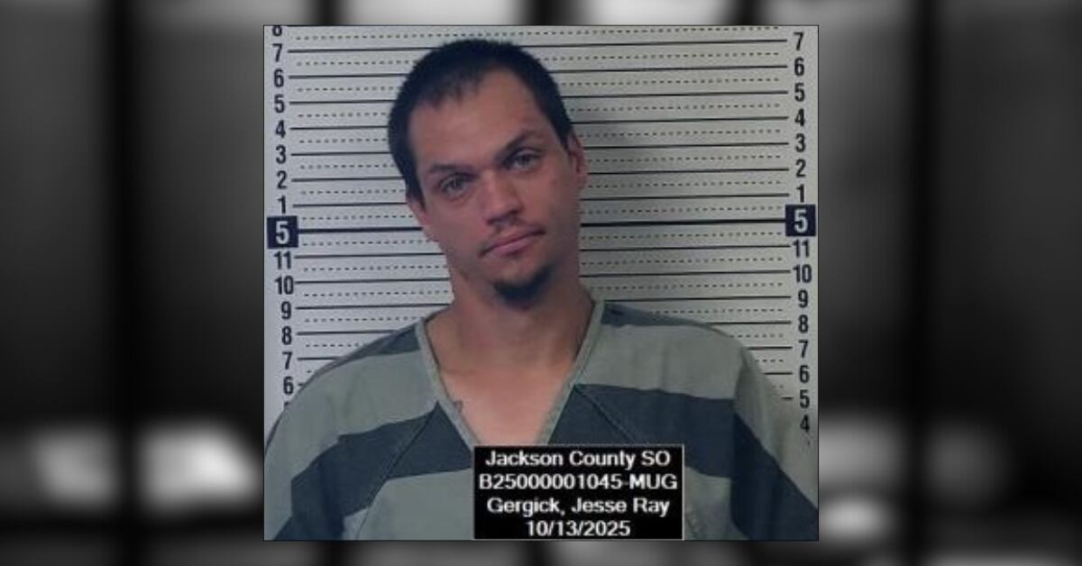 Topeka man arrested following alleged pursuit and manhunt