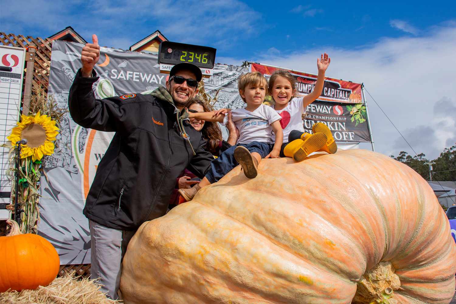 2,346-Pound Gourd Wins Top Pumpkin Contest Prize