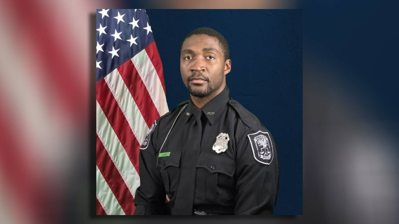 Officer killed in CDC attack awarded Purple Heart, Medal of Honor