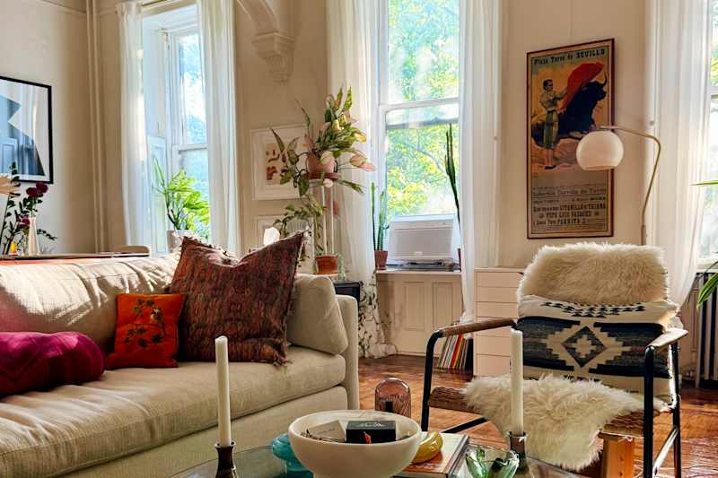 This Beautifully Busy Brooklyn Apartment Proves Maximalism Can Still ...
