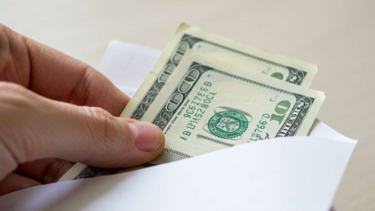 Is it true that a $2,000 Trump stimulus check is coming?