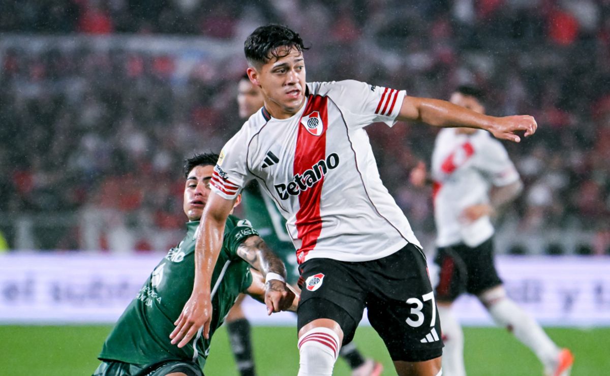 El mensaje especial que le dedicaron a Thiago Acosta tras su debut en ...