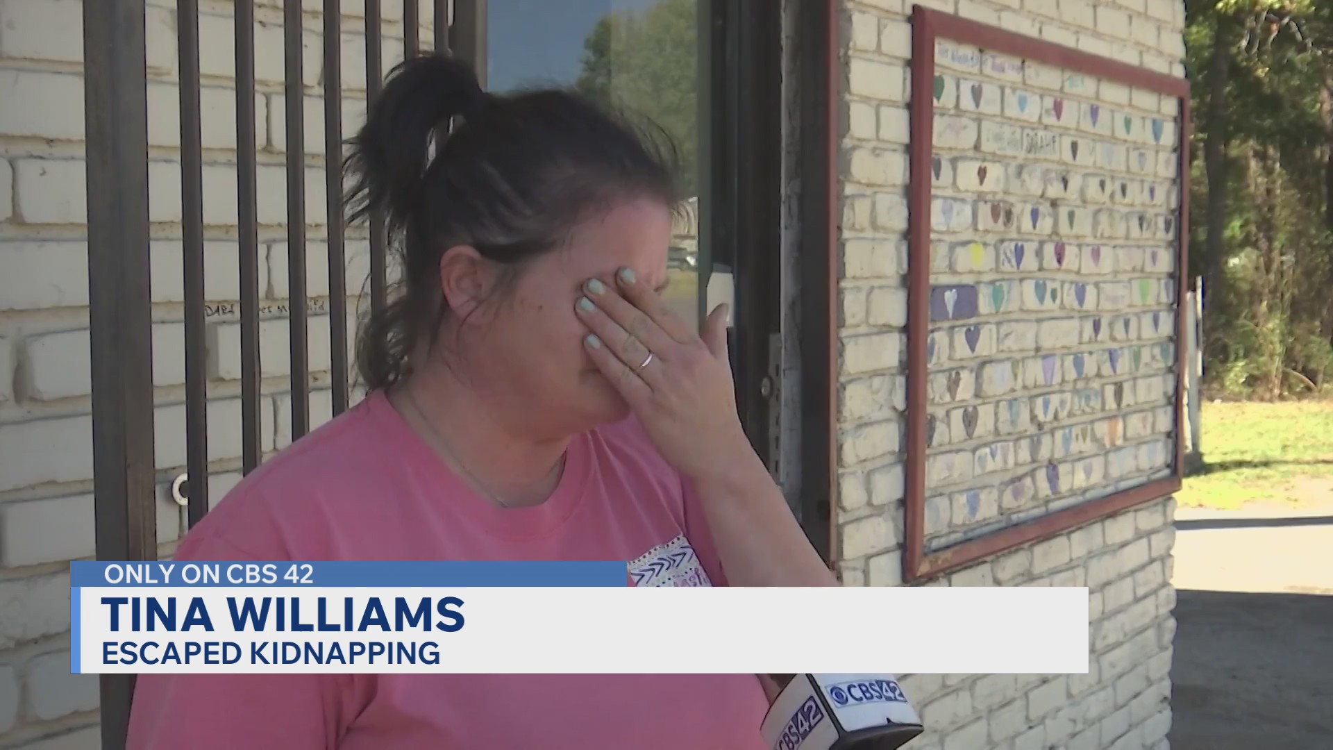 Woman recounts being kidnapped at gunpoint outside convenience store in ...