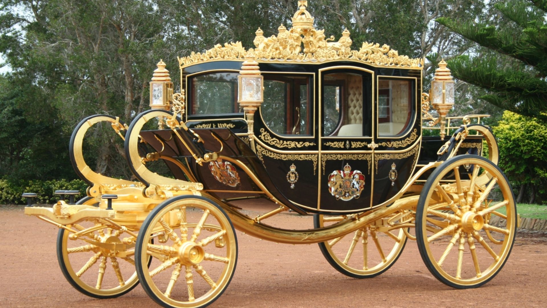 Travel In Style: The 20 Most Luxurious Carriages In The World