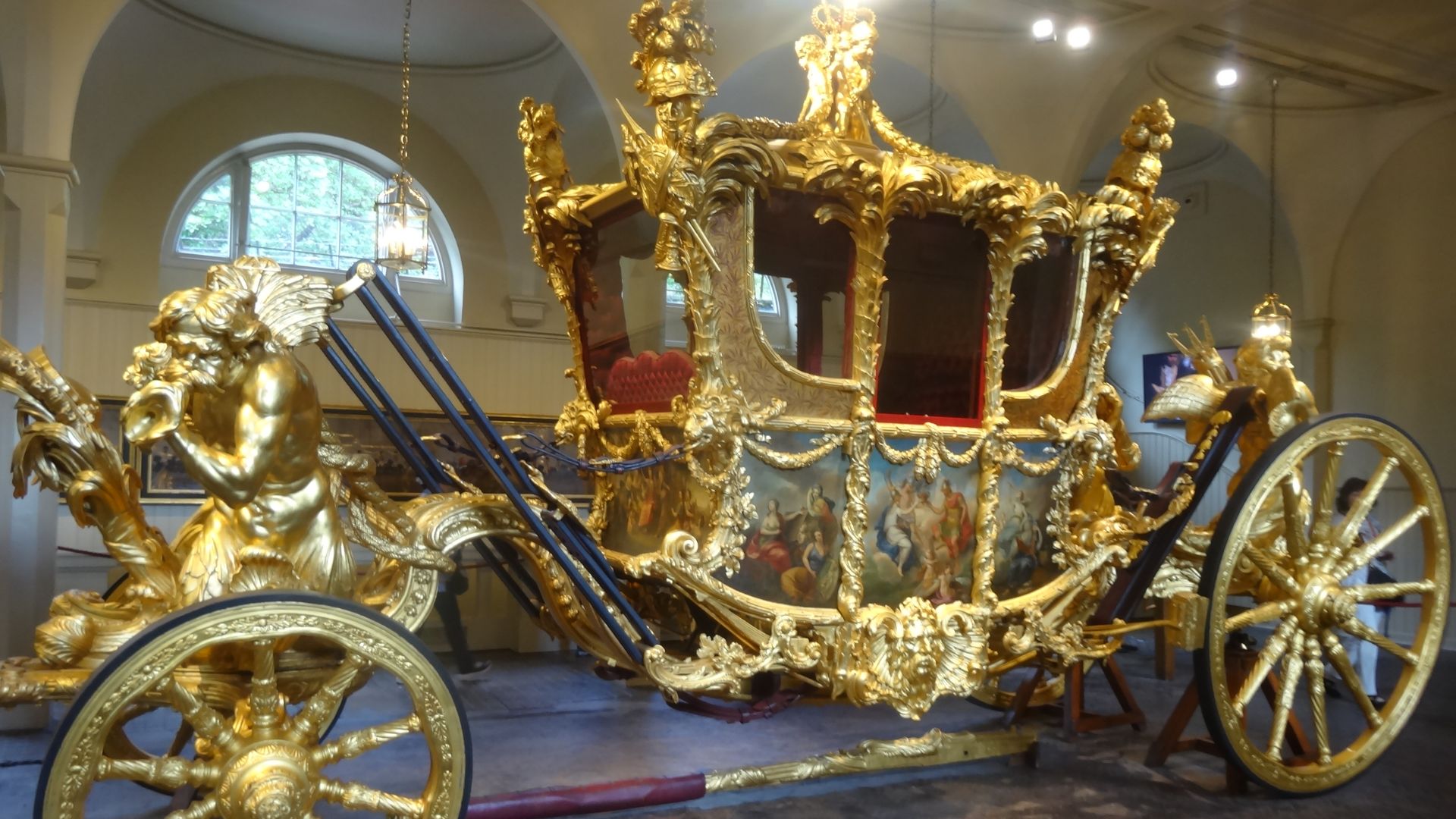 Travel In Style: The 20 Most Luxurious Carriages In The World