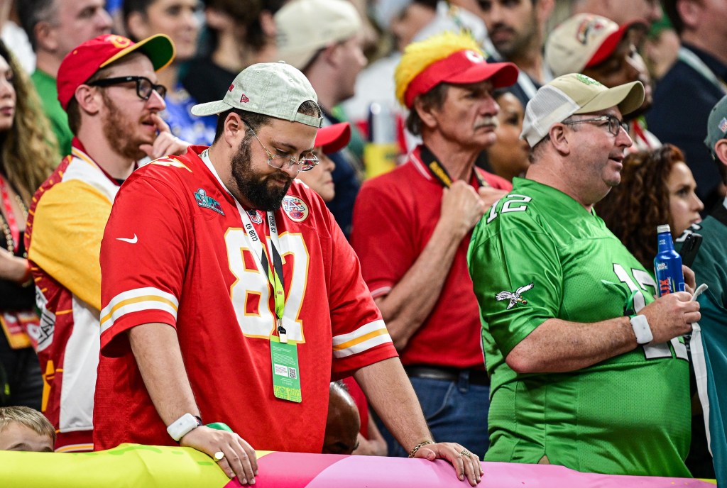 Study does deep dive on if refs are favoring Chiefs in biggest games ...