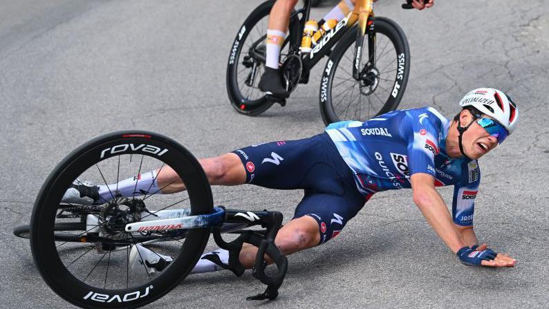 Does cycling have a safety problem?
