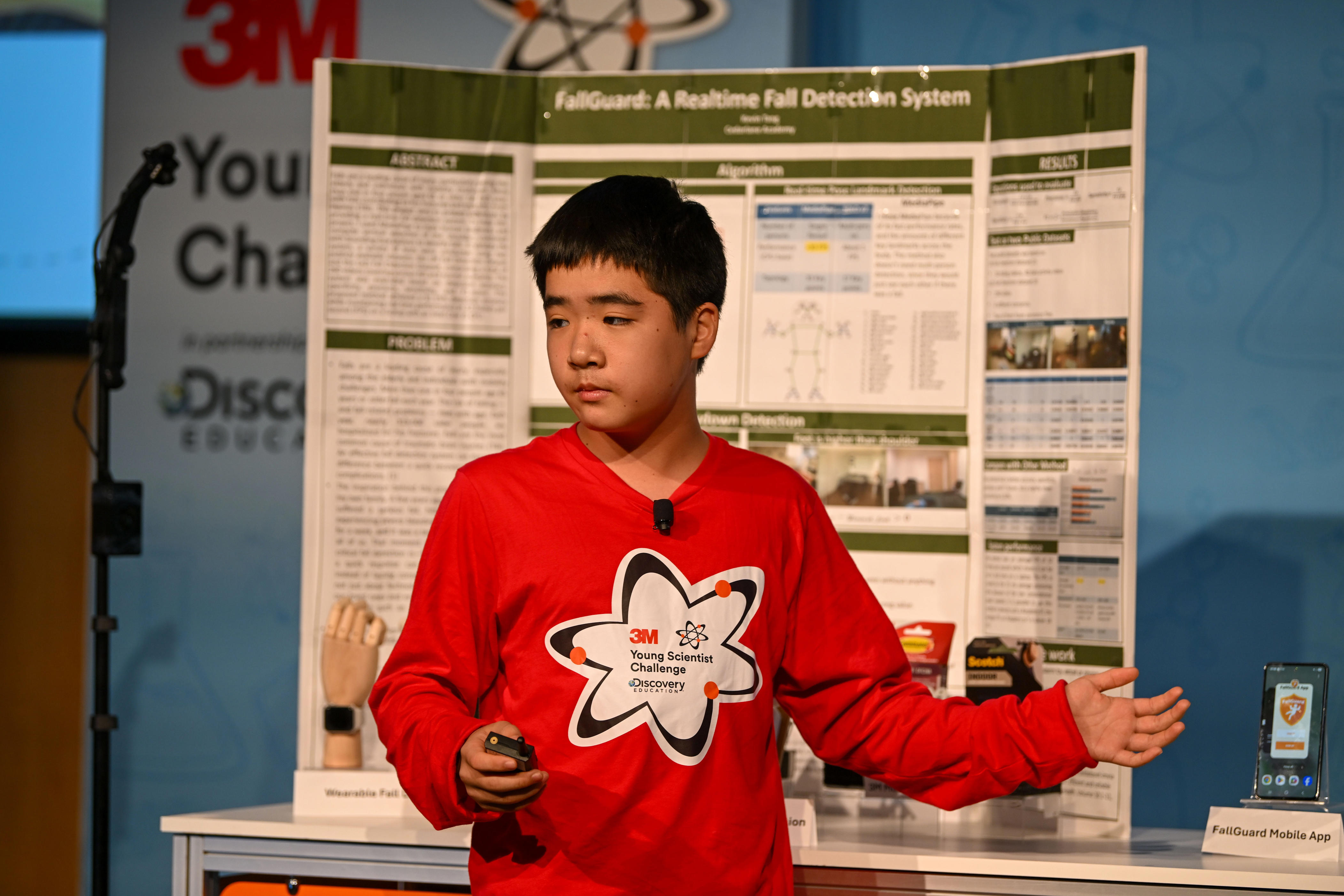 An eighth grader has been crowned 'America's Top Young Scientist' for 2025