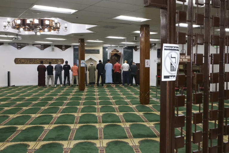 Islamic prayer timings in US: Check Fajr, Dhuhr, Asr, Maghrib, Isha ...