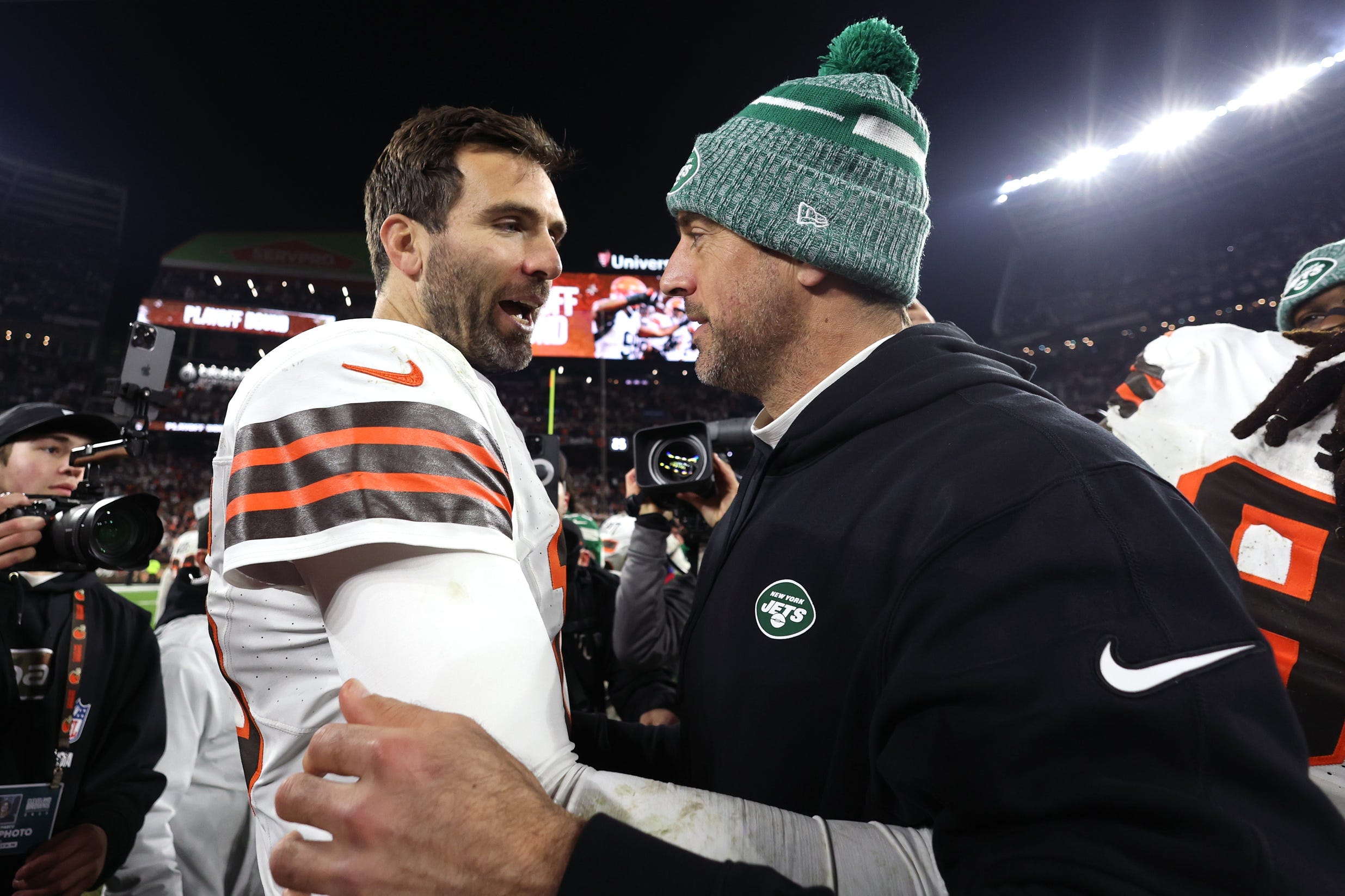2 Super Bowl MVPs in their 40s battle in Cincinnati