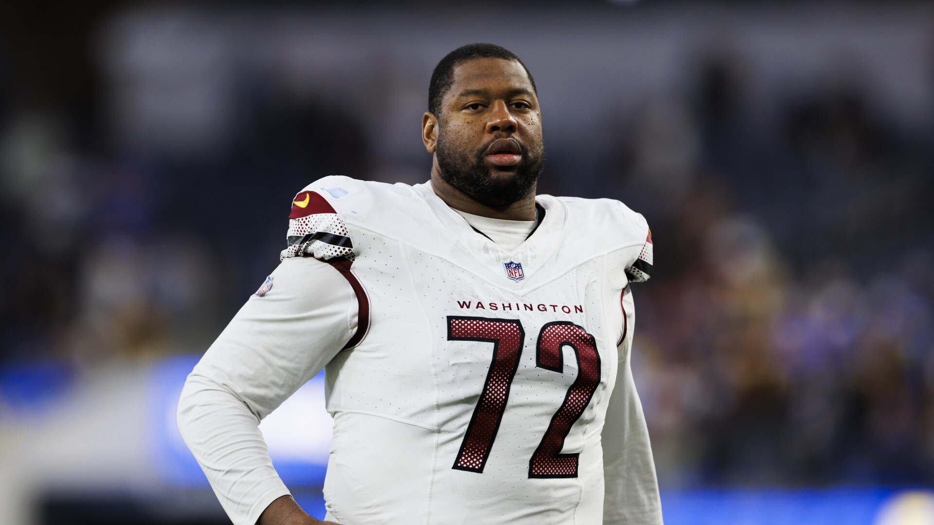Former OL Charles Leno announces his retirement