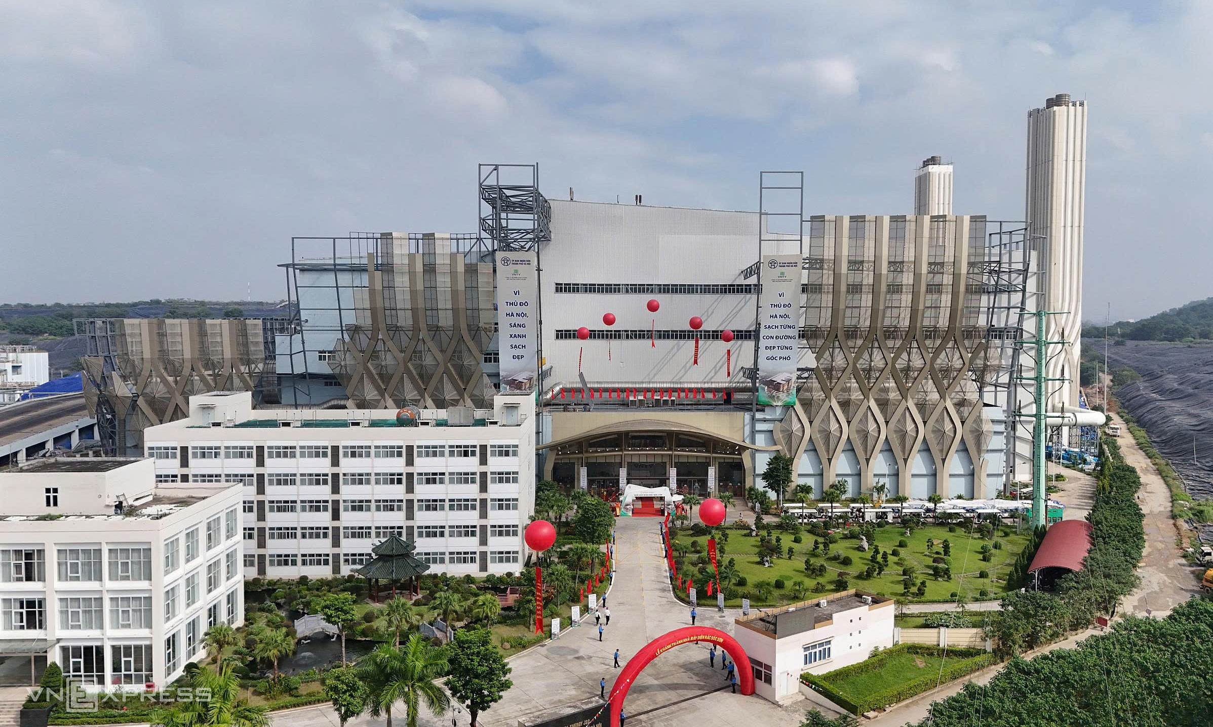 Vietnam inaugurates world's 2nd largest waste-to-energy plant in Hanoi